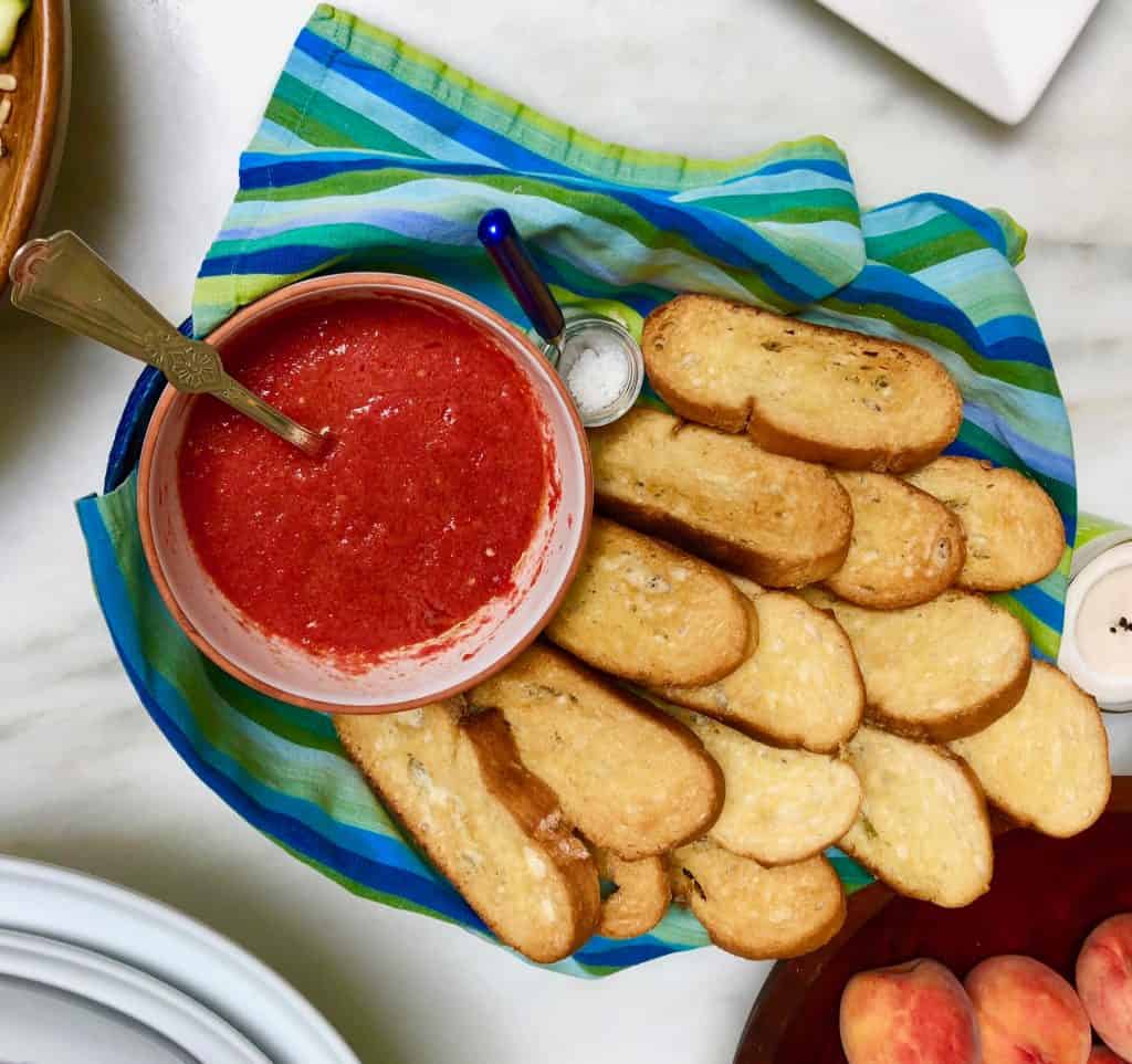 Pan con Tomate or, as we say in Catalonia, Pa Amb Tomàquet