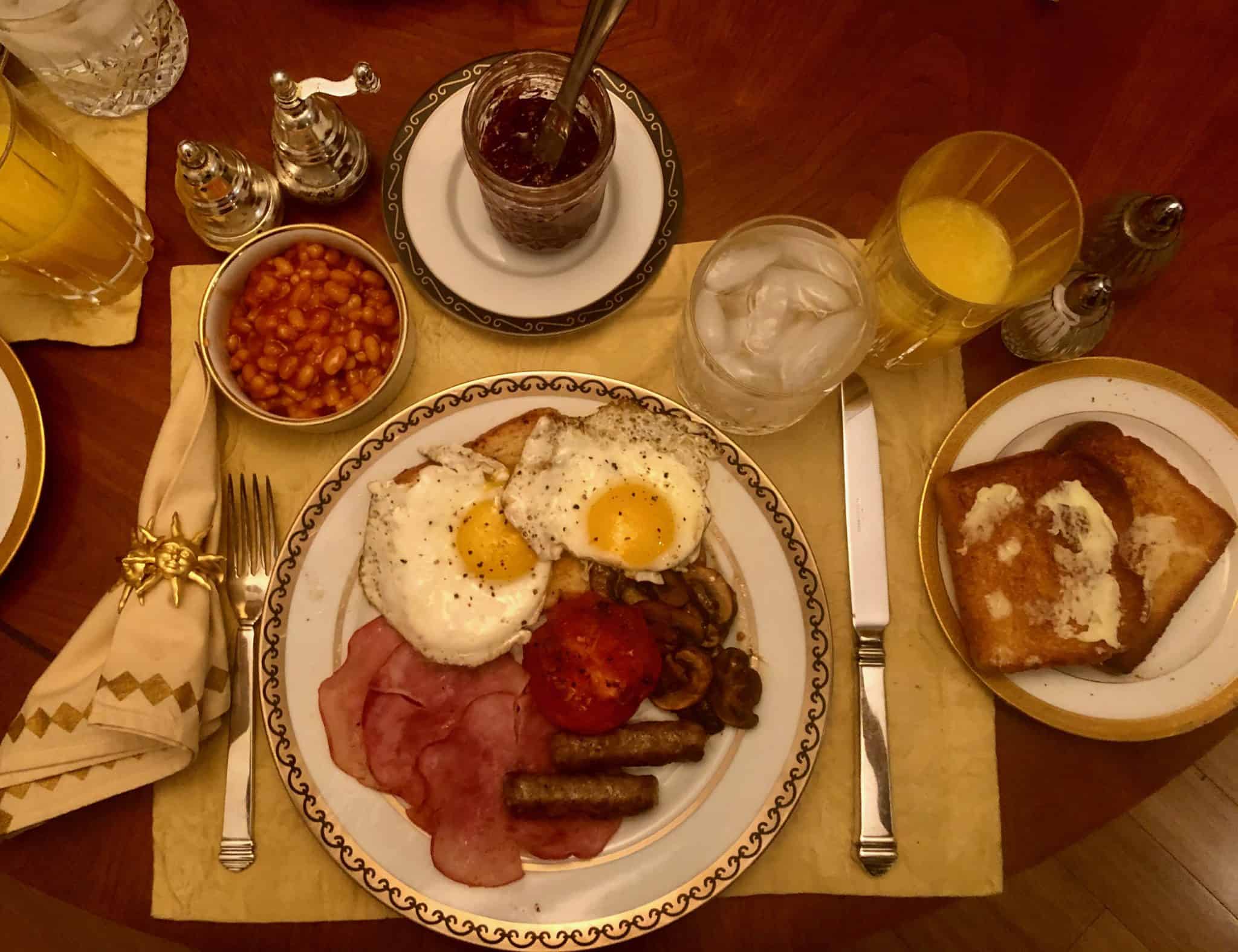 A Full English Breakfast – C H E W I N G T H E F A T